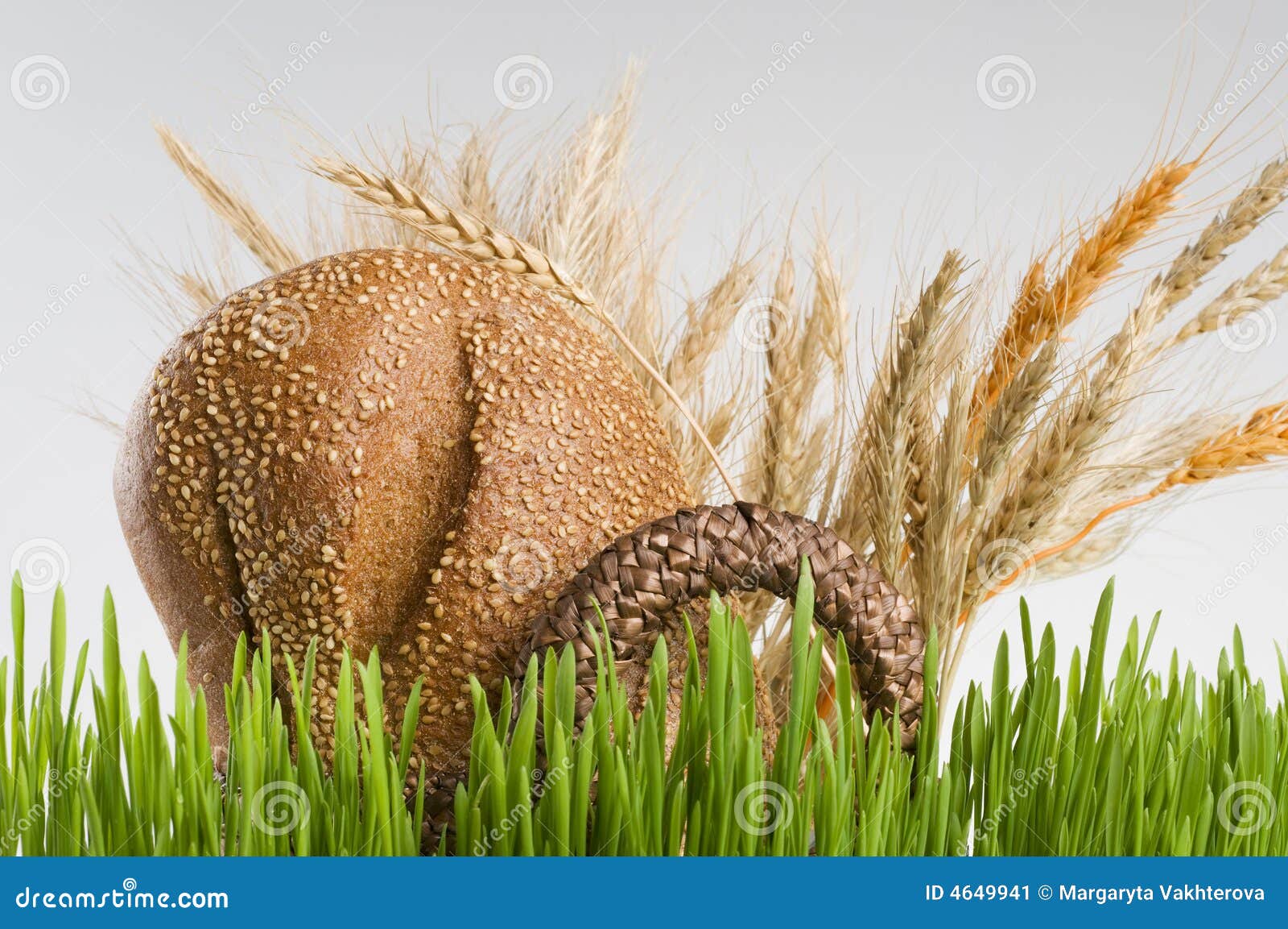 Grain bread and grass stock image. Image of rustic, cereal - 4649941
