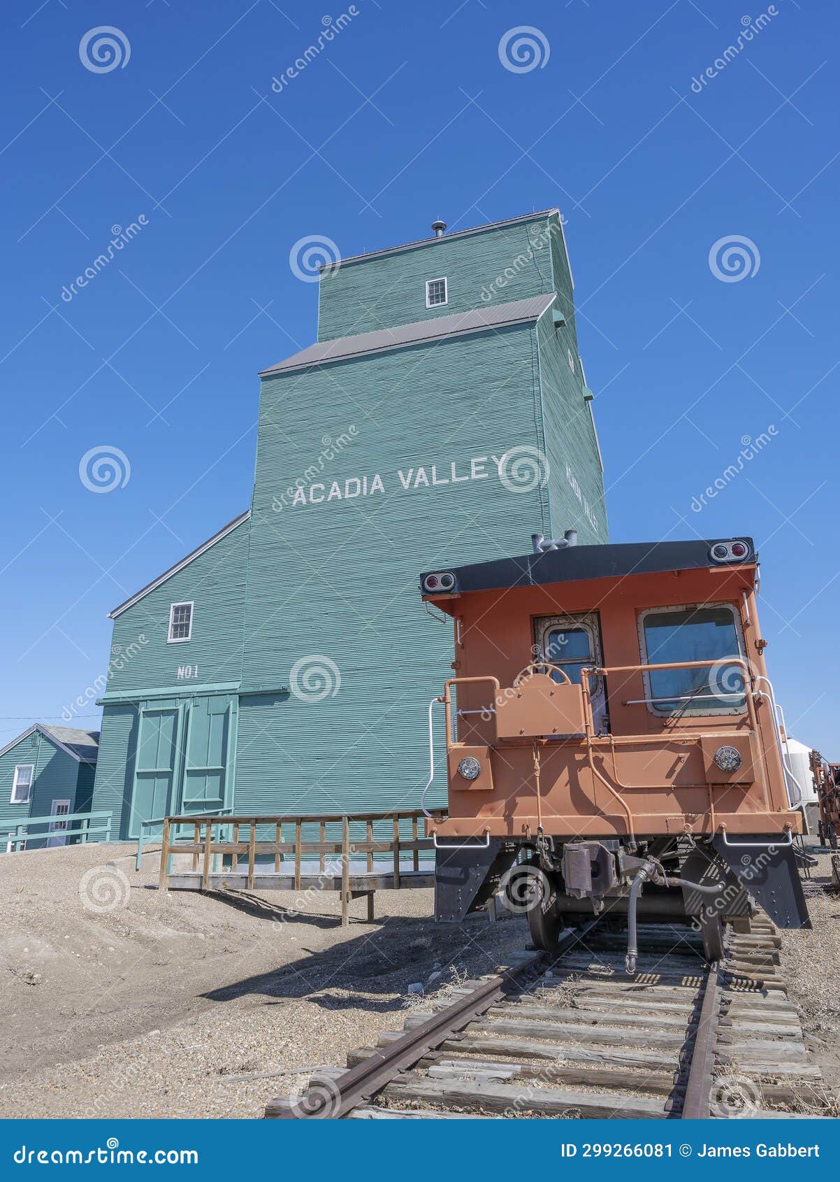Grain Elevator at Acadia Valley Stock Image - Image of canadian, valley ...