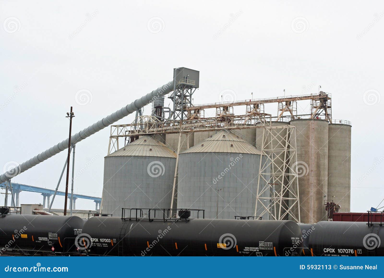 Grain Elevator & Storage Tank Stock Image - Image of elevator, grain ...