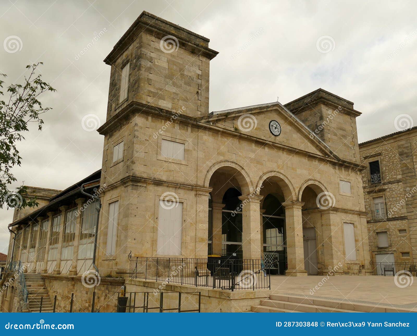 The Grain Hall of the Town of Lectoure in the Gers Stock Photo - Image ...