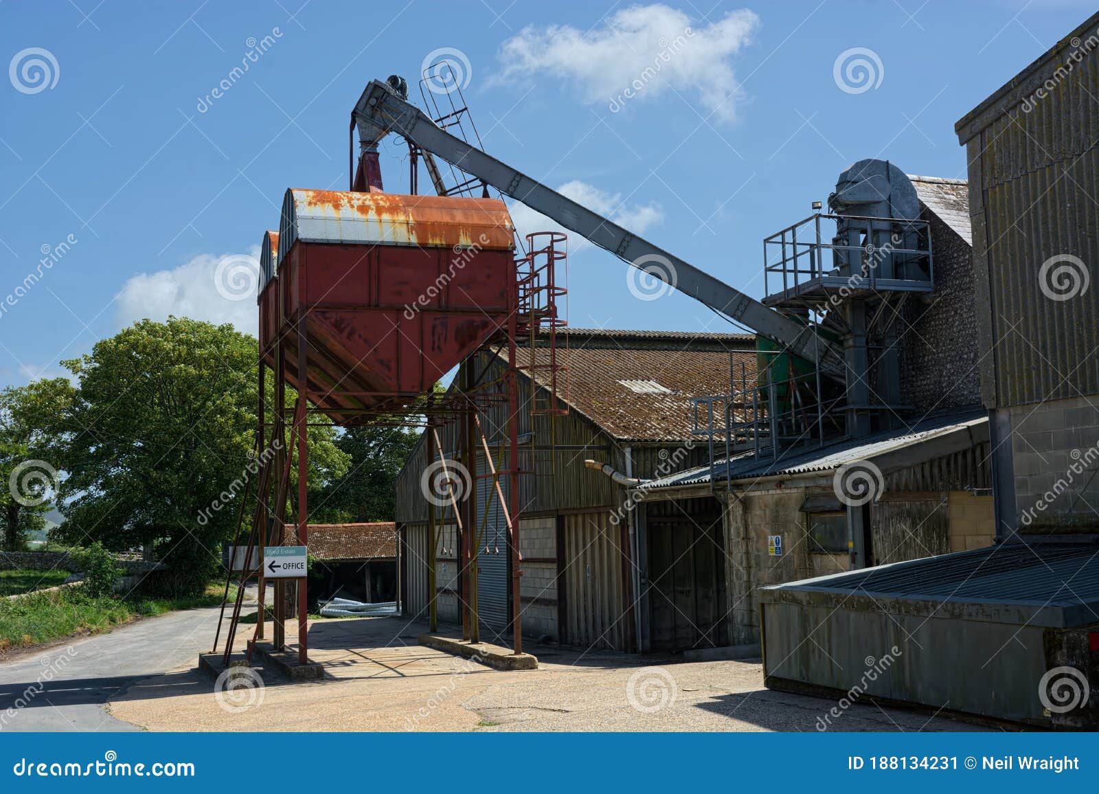 Grain Hopper & Loading Bay. Editorial Photo - Image of loading ...