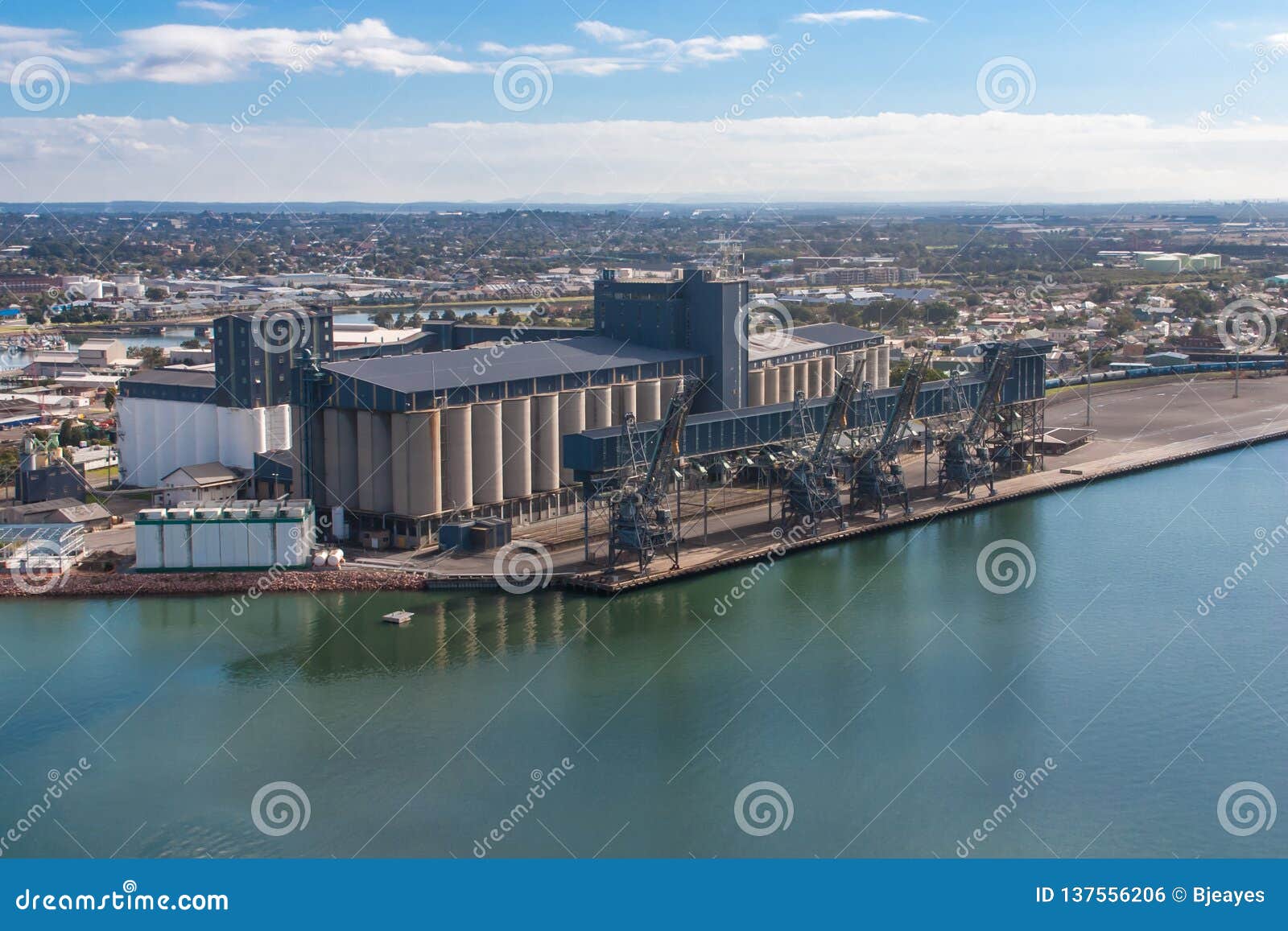 Grain Loading Facility - Newcastle Australia Stock Photo - Image of ...