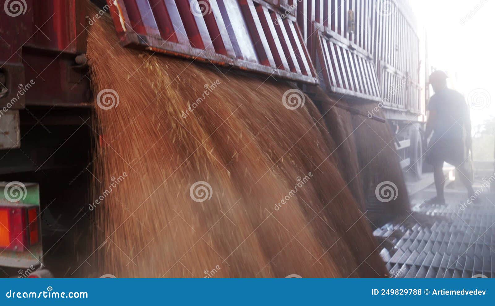 Grain Lorry Unloading on an Elevating Hydraulic Platform Unloader at ...