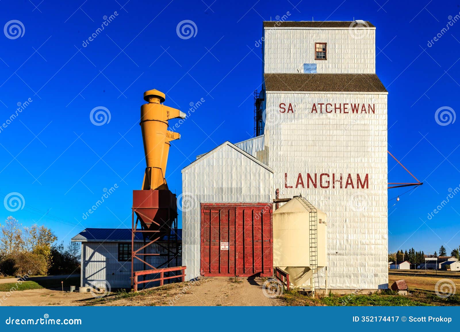 A Grain Silo with the Name Langham on it Editorial Photography - Image ...