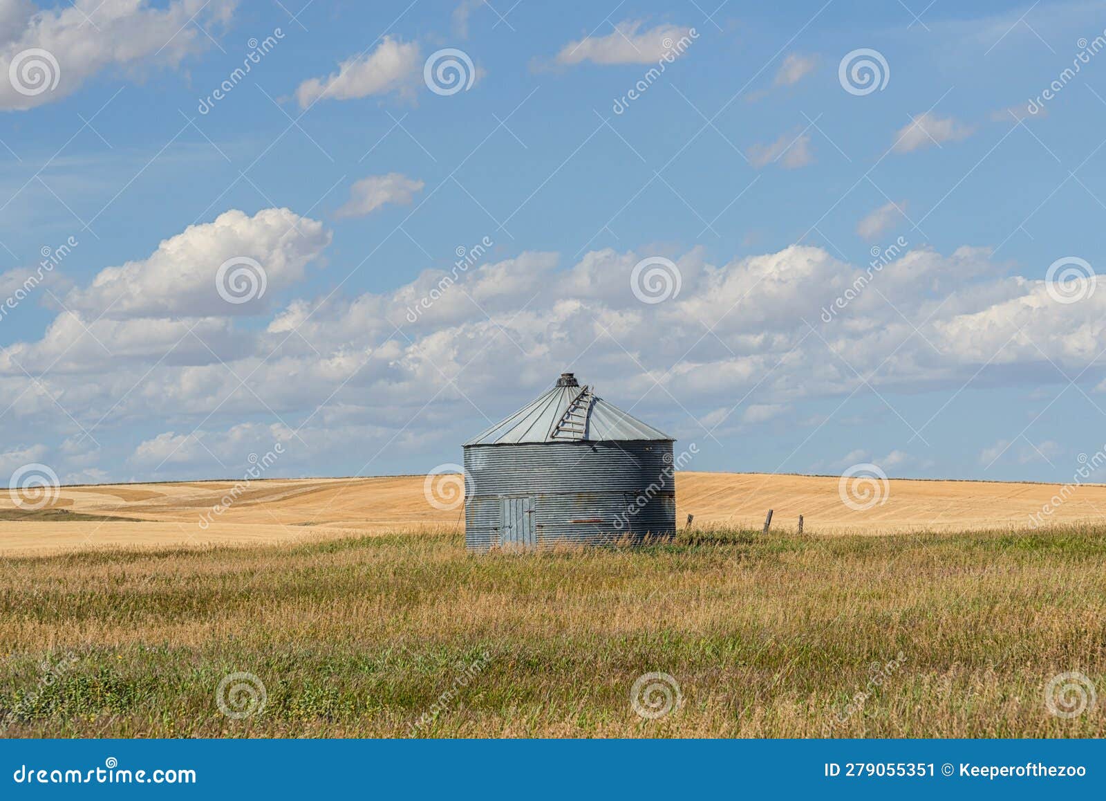 Grain Silo in the Prairie with Cloudy Blue Sky Stock Image - Image of clouds, farmland: 279055351
