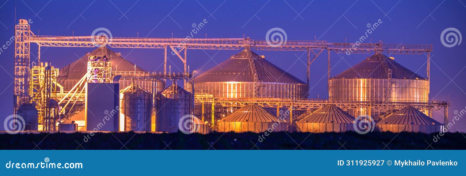 Grain Silo Tower: Crop Storage Elevator Stock Image - Image of granary ...