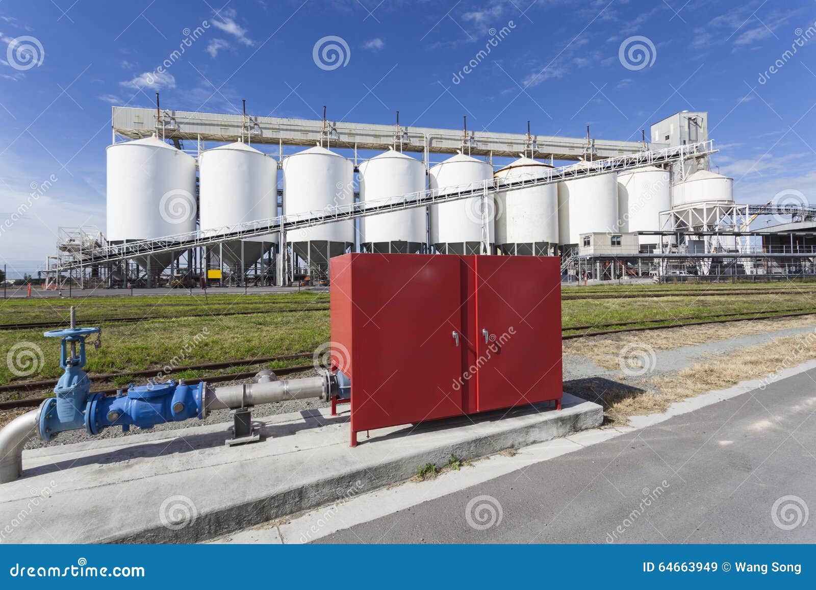 Grain storage tanks stock image. Image of white, steel - 64663949