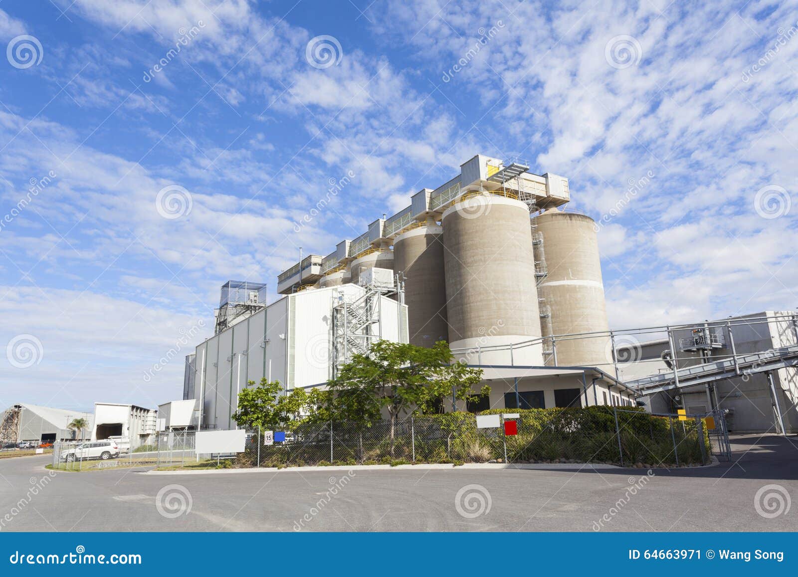 Grain storage tanks stock image. Image of metal, silver - 64663971