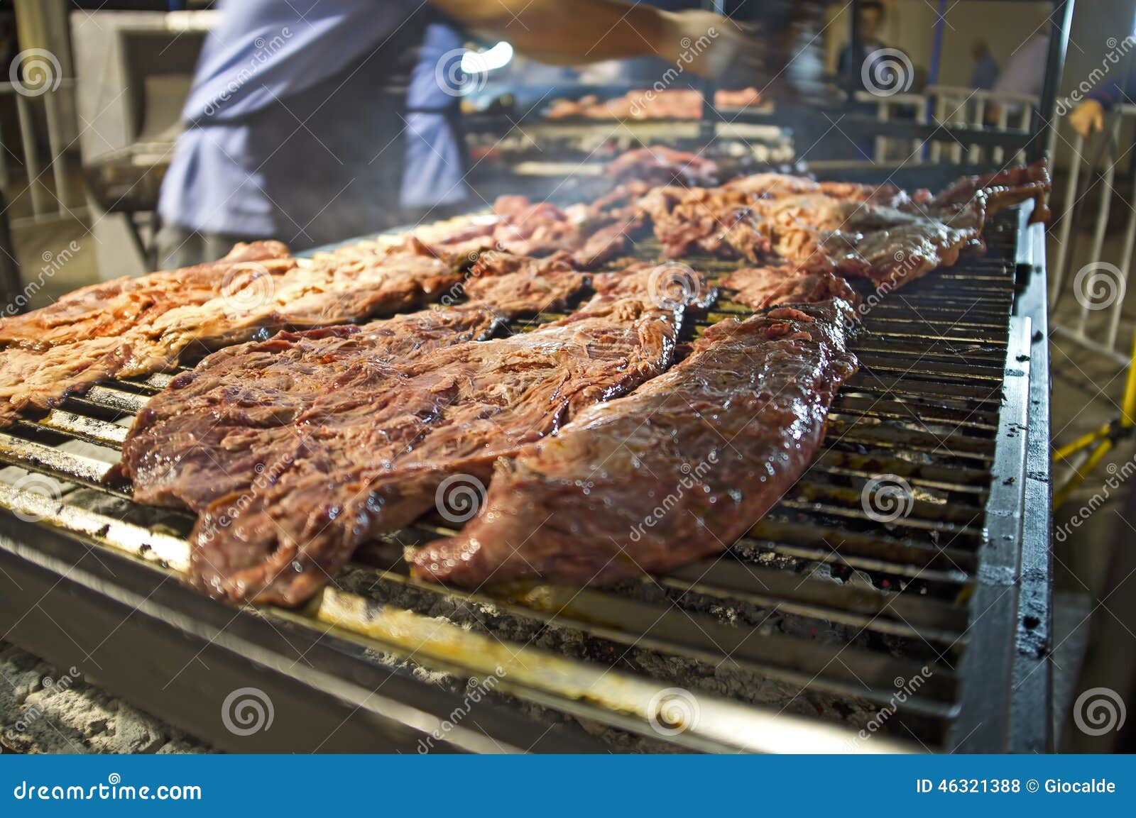 Gran Carne Asada a La Parilla Foto de archivo - Imagen de coma ...