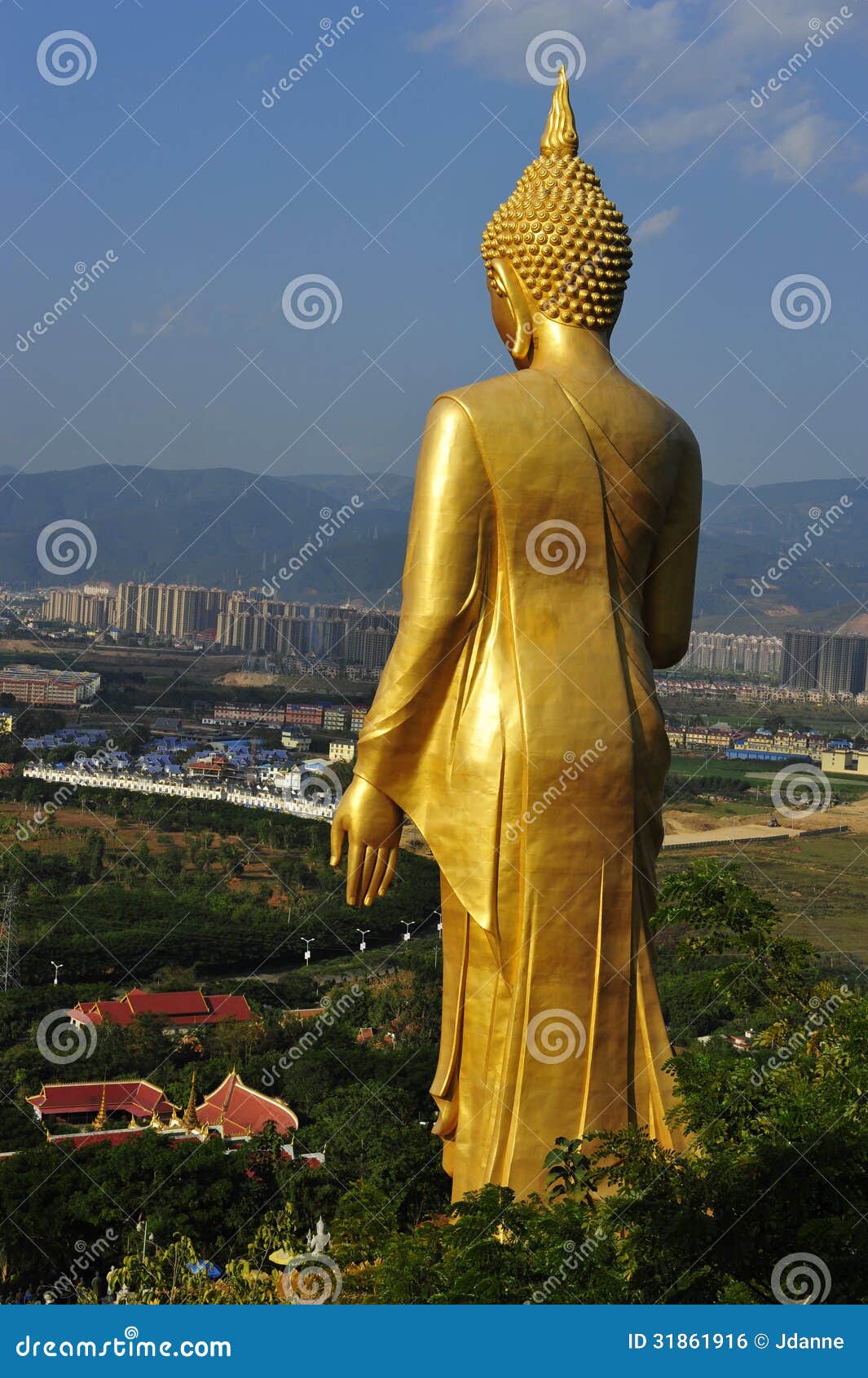 Gran Estatua De Buda, Jinghong, China Foto editorial - Imagen: 31861916