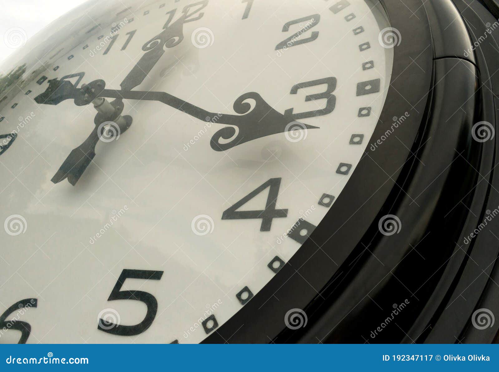 Gran Reloj. Dial De Un Reloj De Ciudad Grande. Imagen de archivo ...