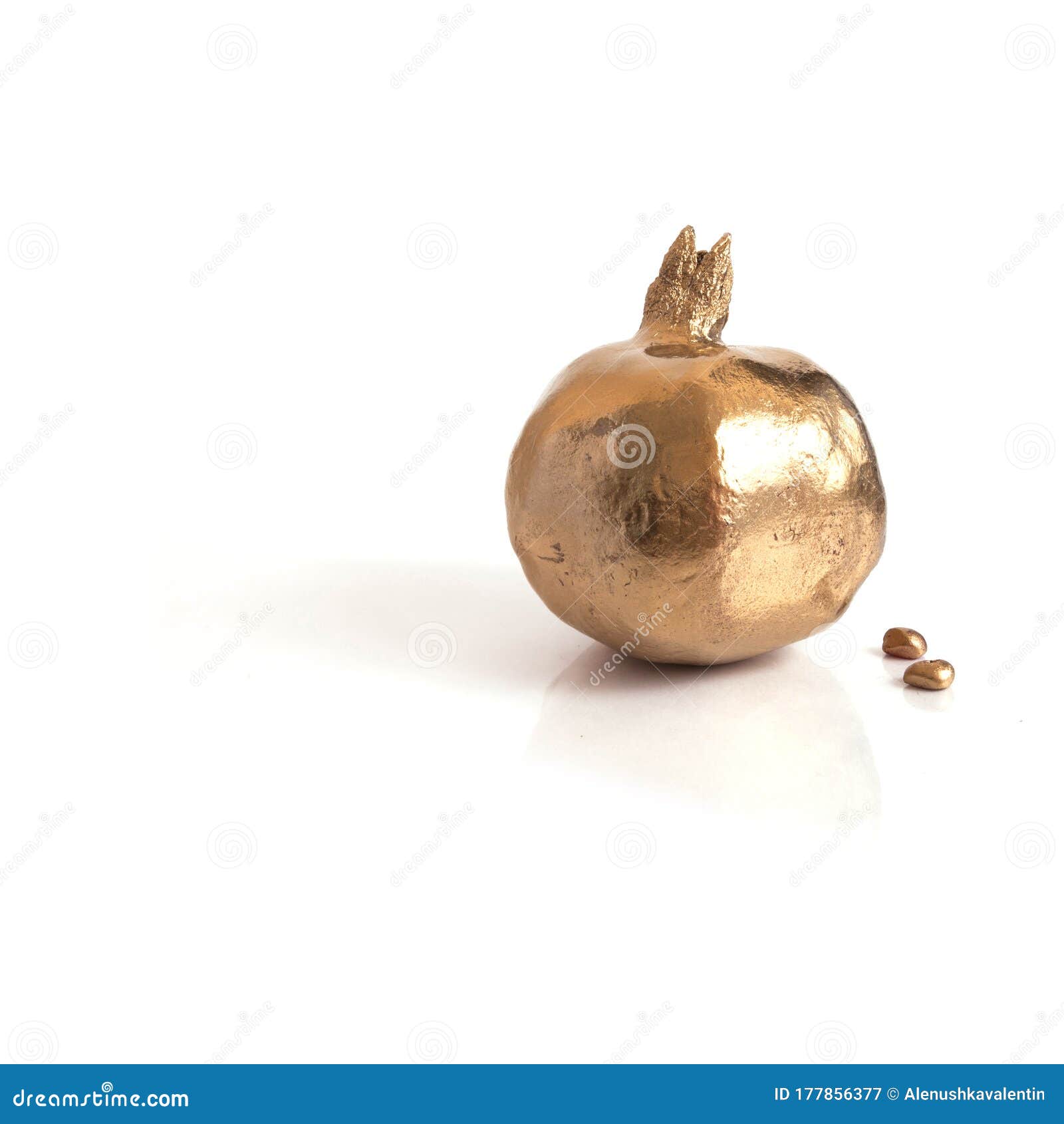 Granada Dorada De Color Aislada Imagen de archivo - Imagen de aislado ...