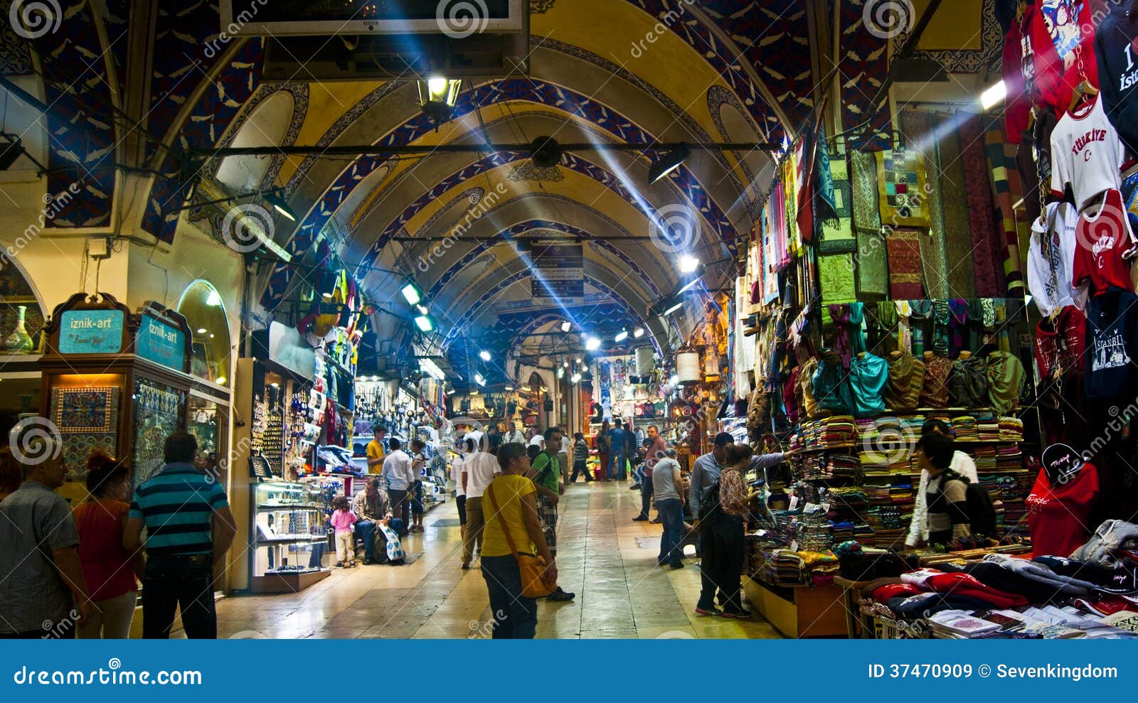 Grand Bazaar editorial stock image. Image of store, customer - 37470909
