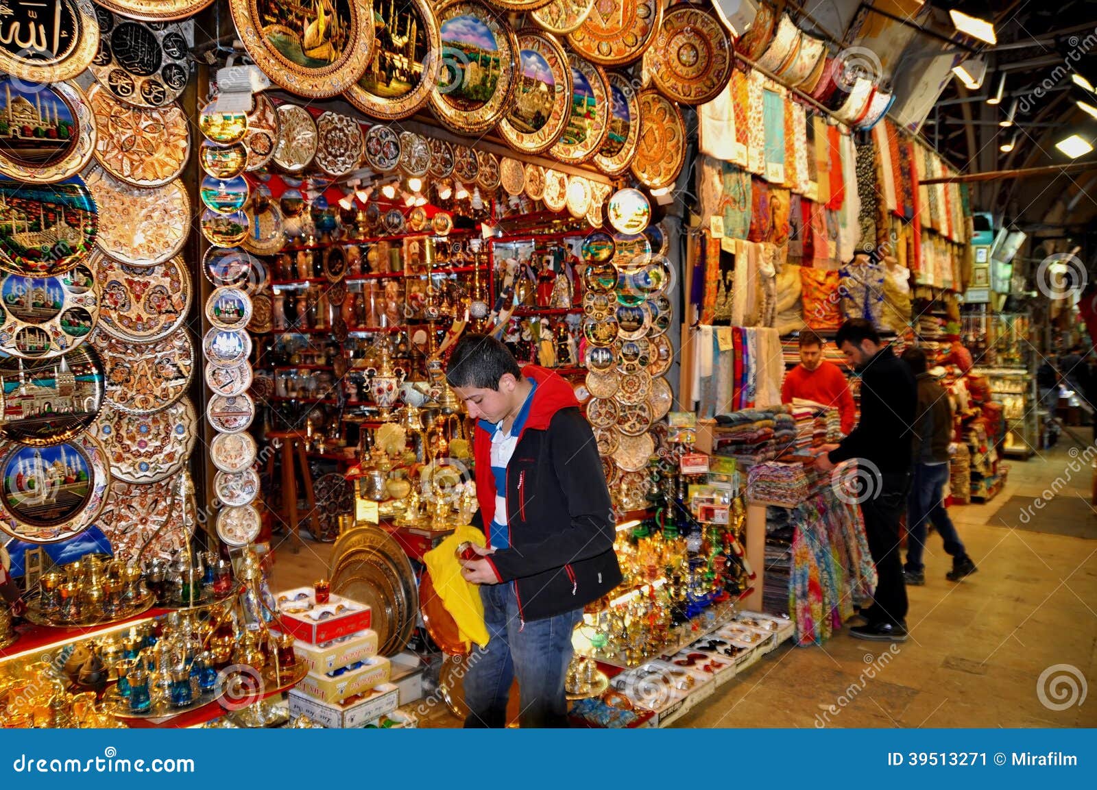 Grand Bazaar, Istanbul, Turkey Editorial Photo - Image of artisan ...