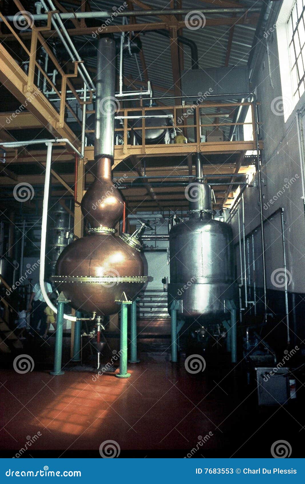 Grand Brandy Distiller image stock. Image du production - 7683553