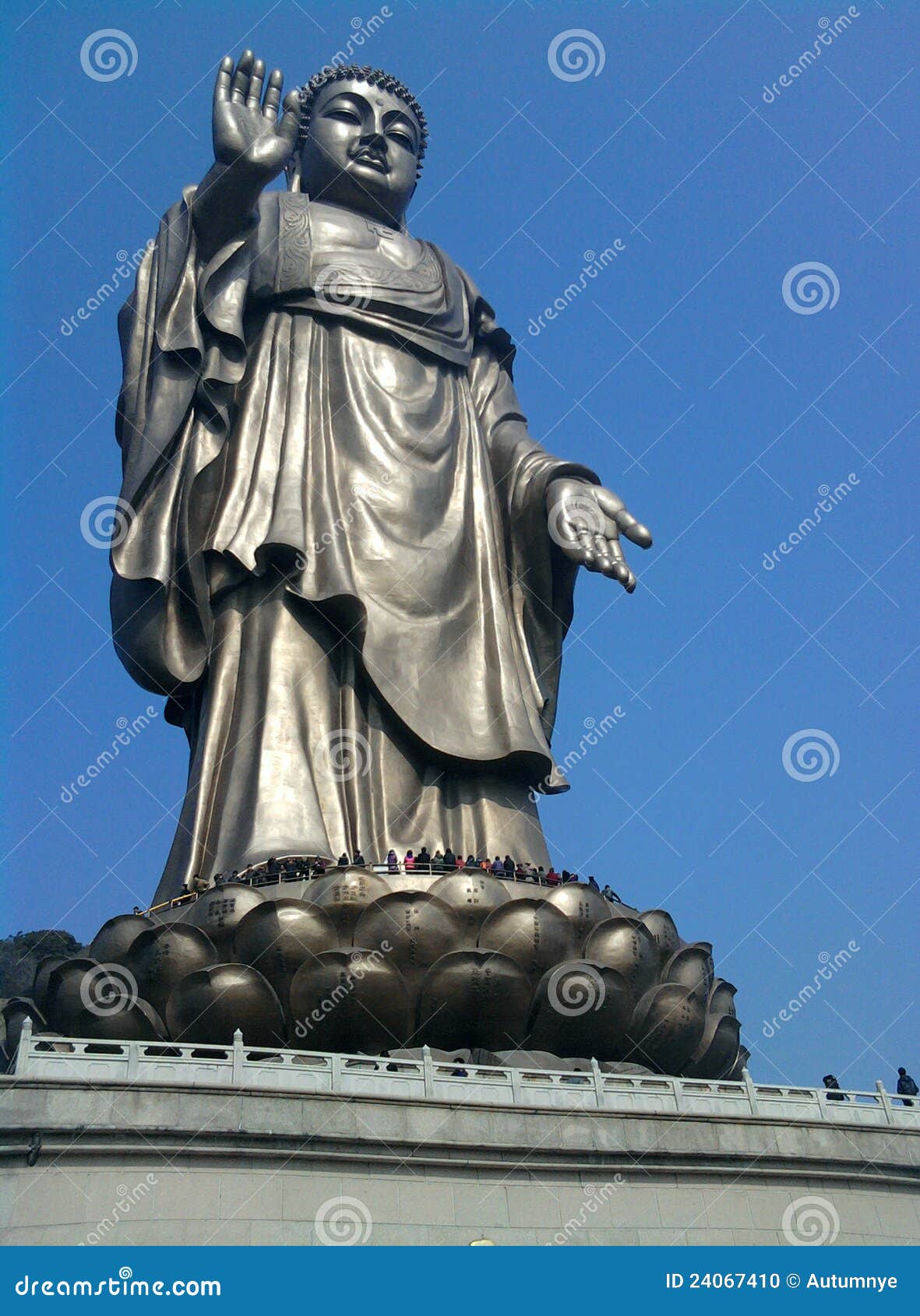Grand Buddha in Ling Shan stock photo. Image of china - 24067410