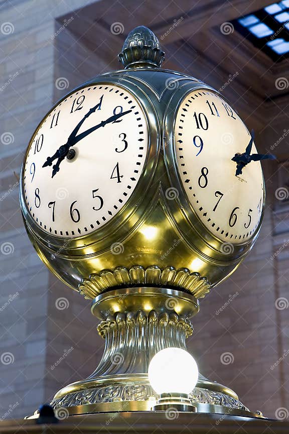 Grand Central Clock stock image. Image of commuting, building - 19186501