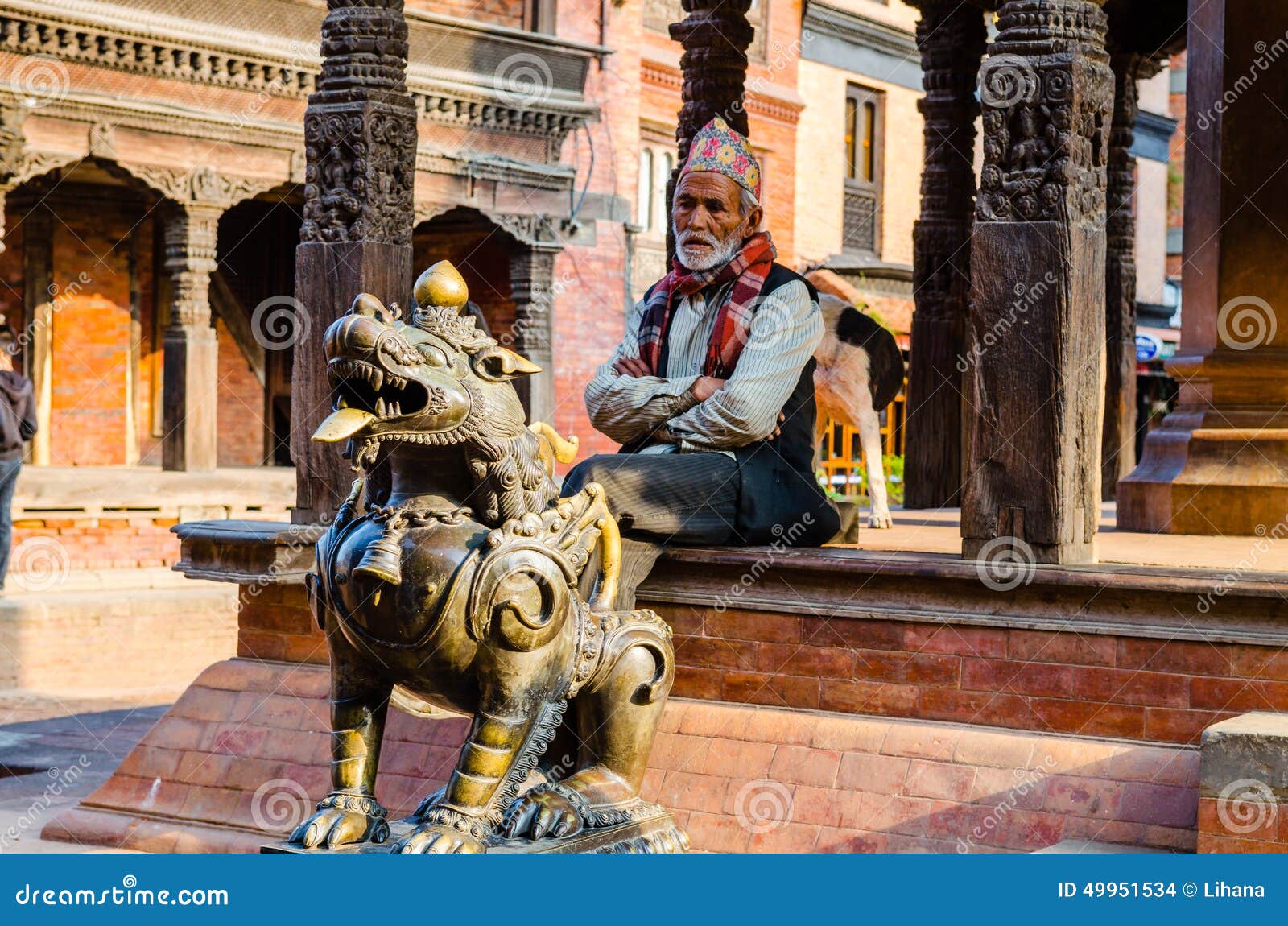Grand Dos De Durbar Dans Bhaktapur Image stock éditorial - Image du ...