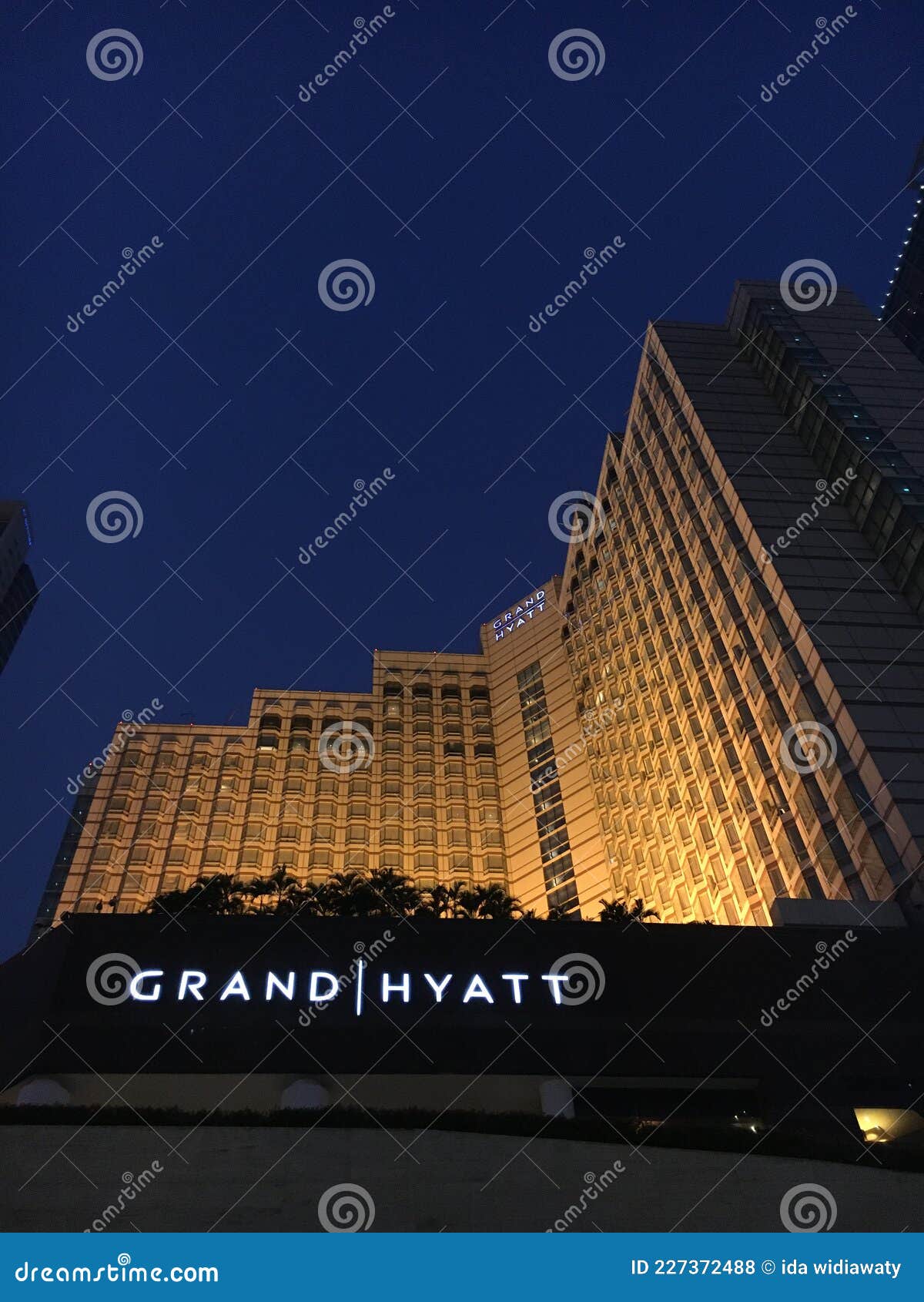 Grand Hyatt editorial stock photo. Image of grand, building - 227372488