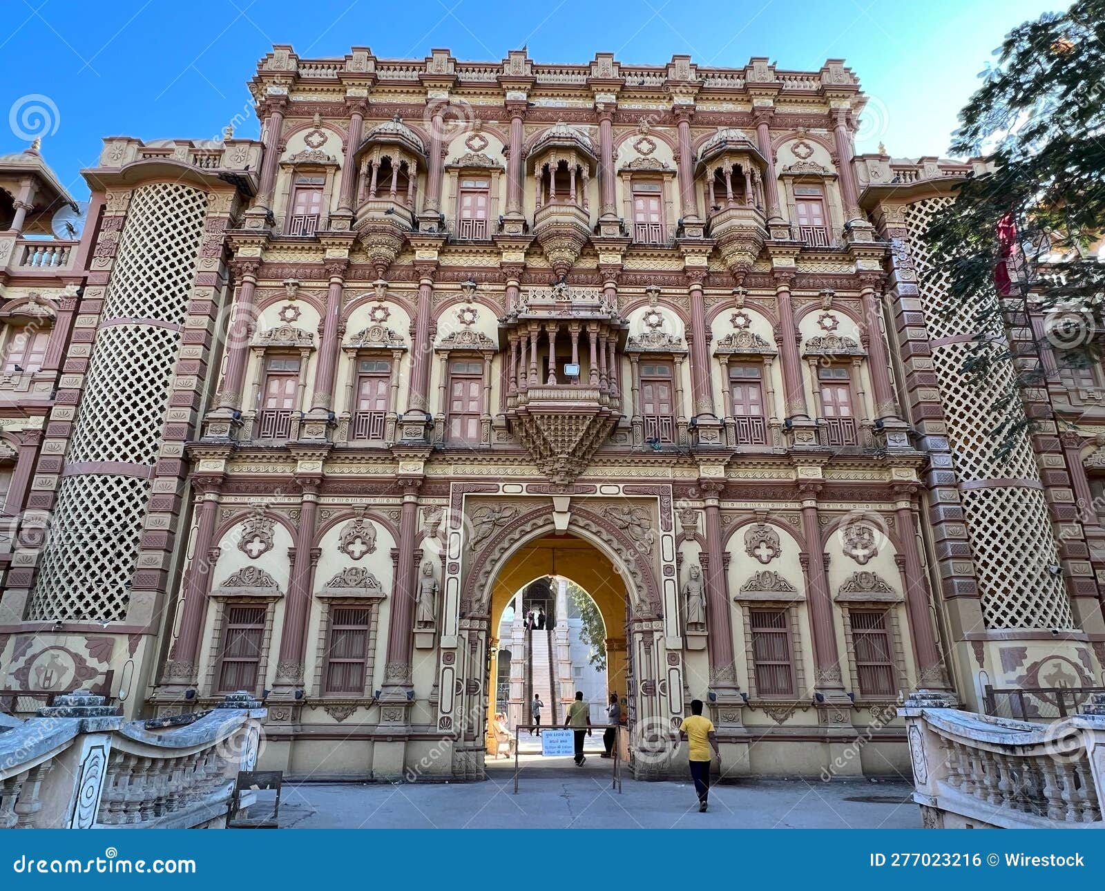 Majestic And Palatial Beach Front Hotel Known As Emirates Palace In Abu ...