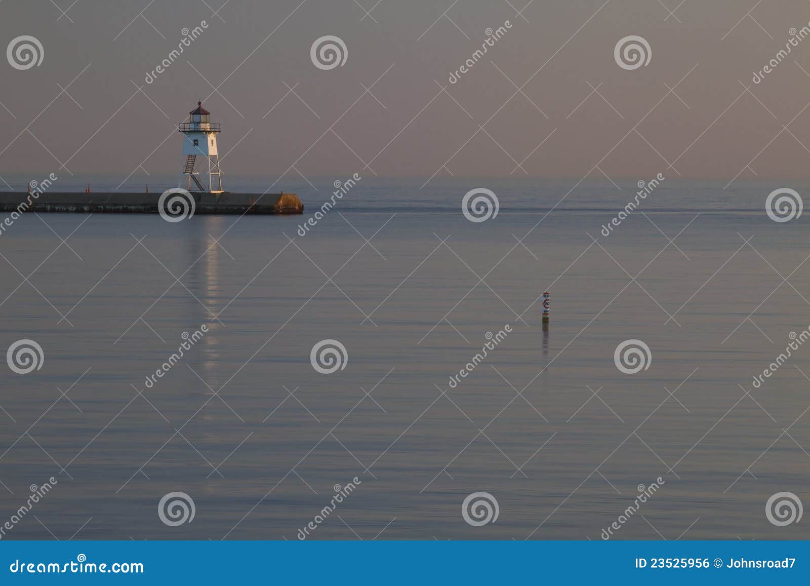 Grand Marais Lighthouse stock photo. Image of marais - 23525956