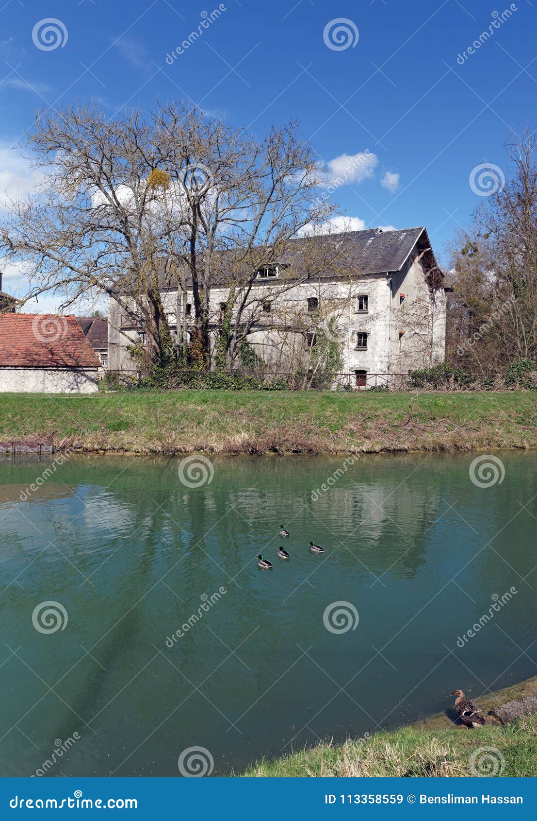 Grand Morin canal stock image. Image of tourism, france - 113358559