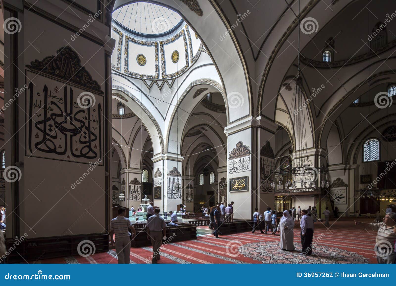 Grand Mosque in Bursa, Turkey Editorial Photography - Image of carpet ...
