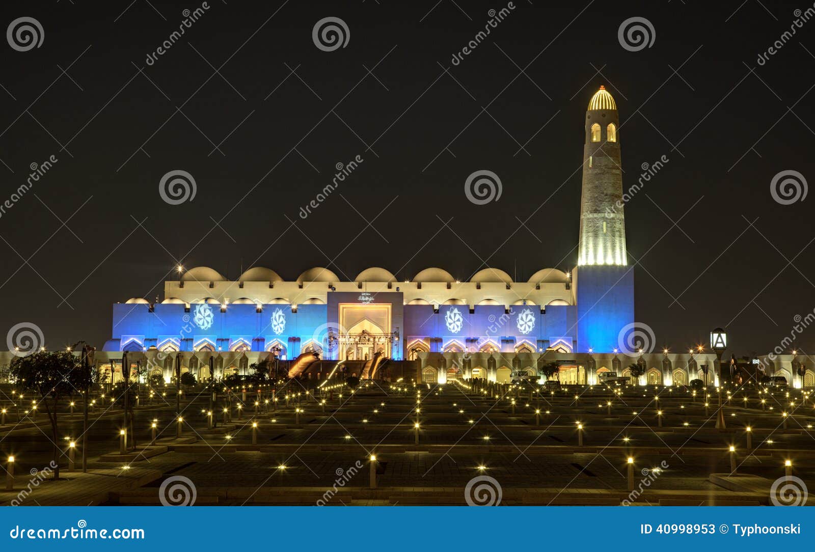 Grand Mosque in Doha at Night Editorial Stock Photo - Image of doha ...