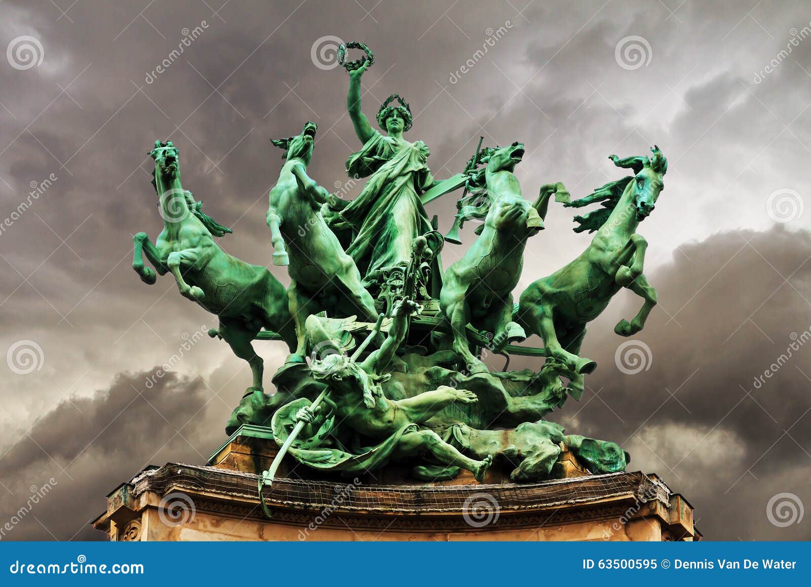 Grand Palais Quadriga Statue Stock Image - Image of capital, palais ...