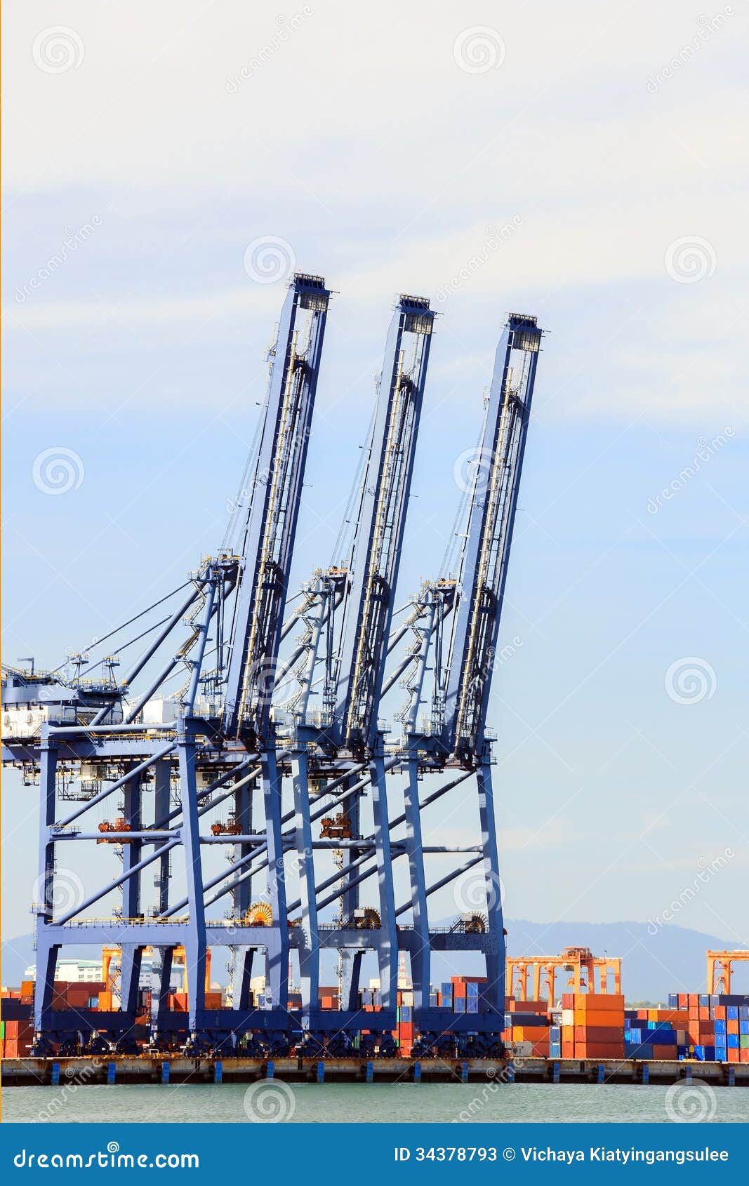 Grand port industriel image stock. Image of grue, terminal - 34378793