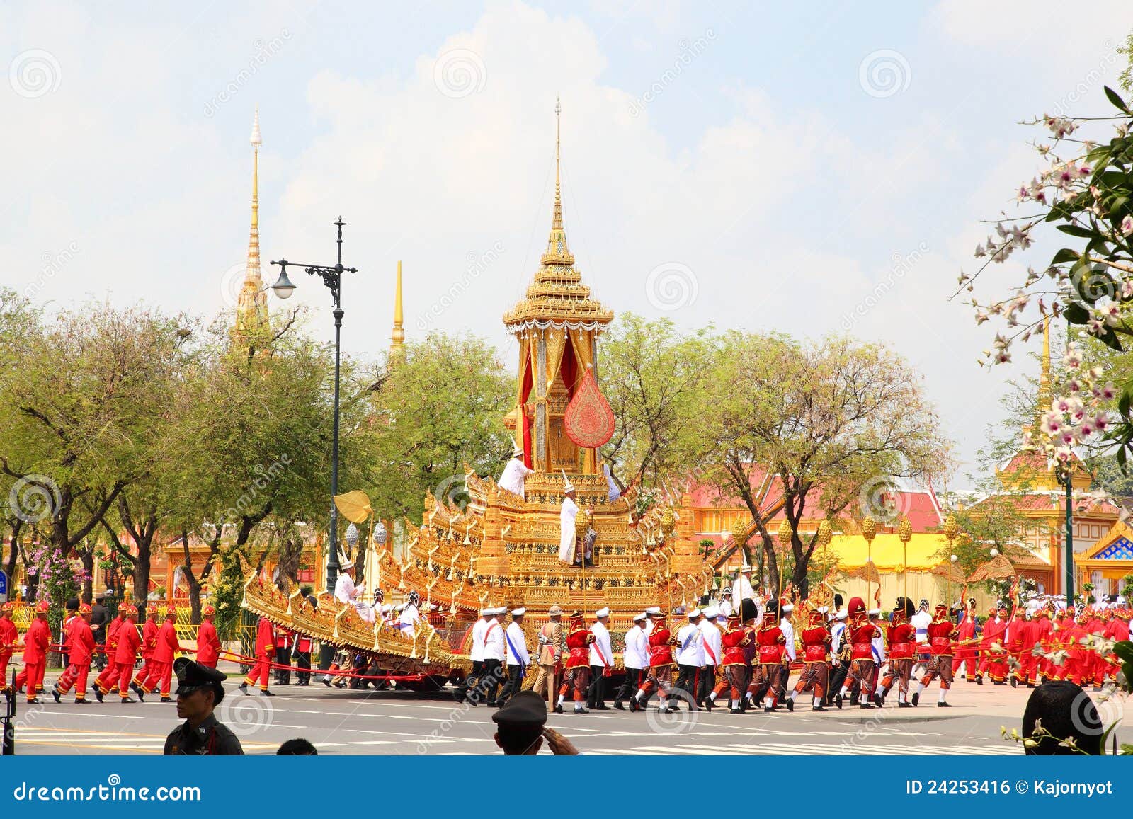 The Grand Procession To Carry the Body of Her Roya Editorial Photo ...