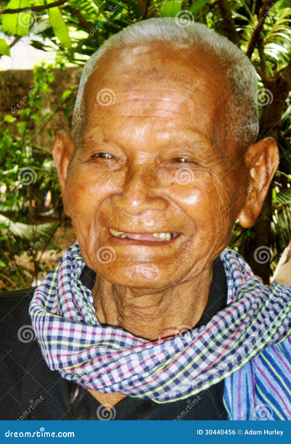 Grand sourire photo éditorial. Image du vieux, cambodge - 30440456