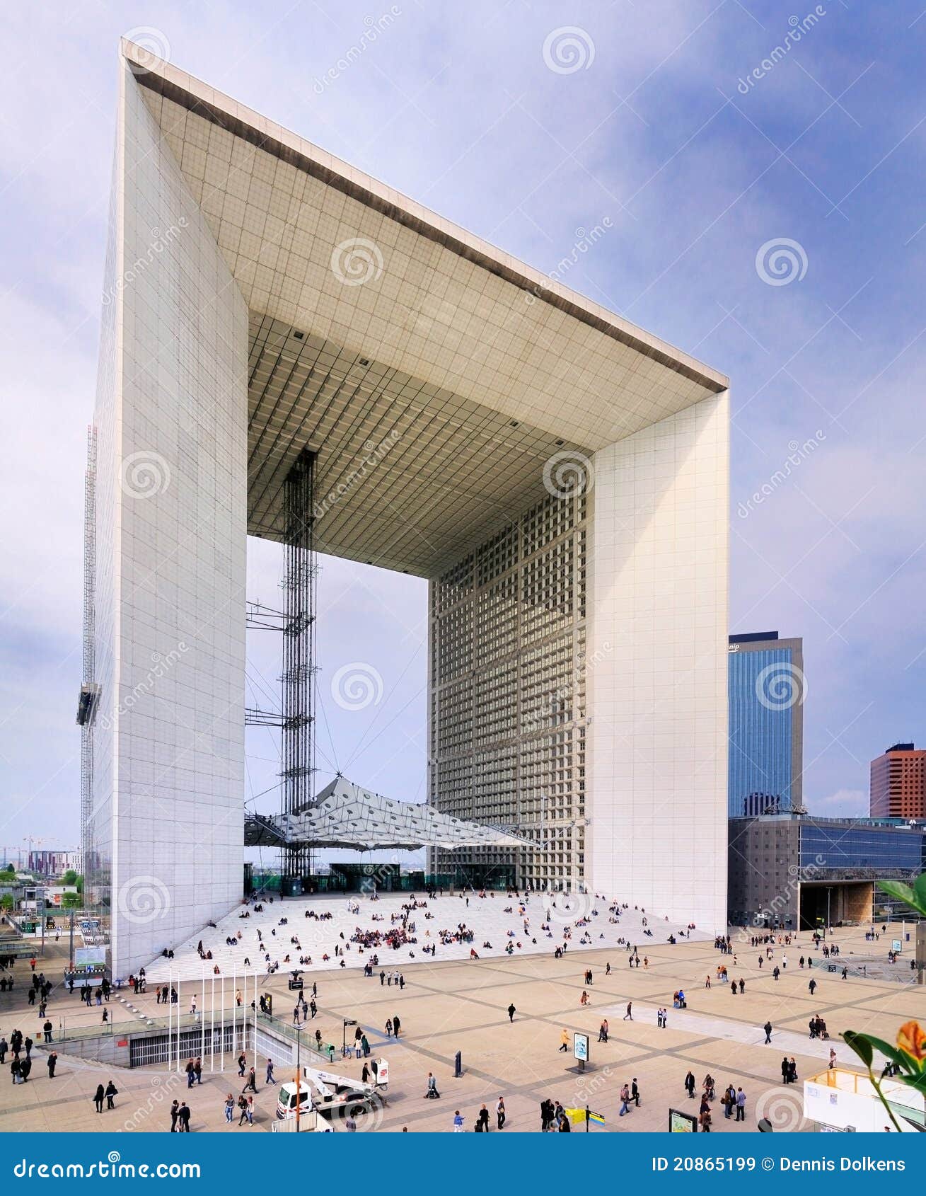 Grande Arche, París imagen de archivo editorial. Imagen de nubes - 20865199