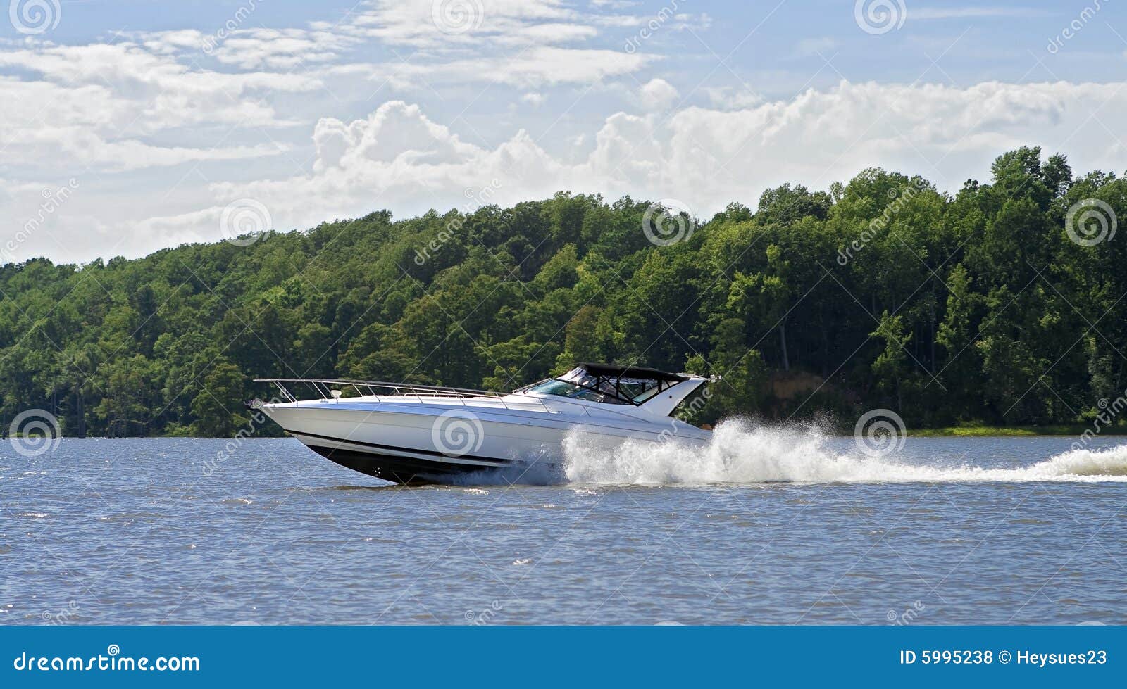 Grande barco da velocidade foto de stock. Imagem de lago - 5995238