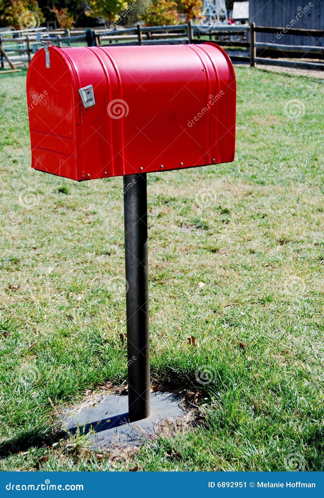 Grande Cassetta Postale Rossa Immagine Stock - Immagine di grande ...