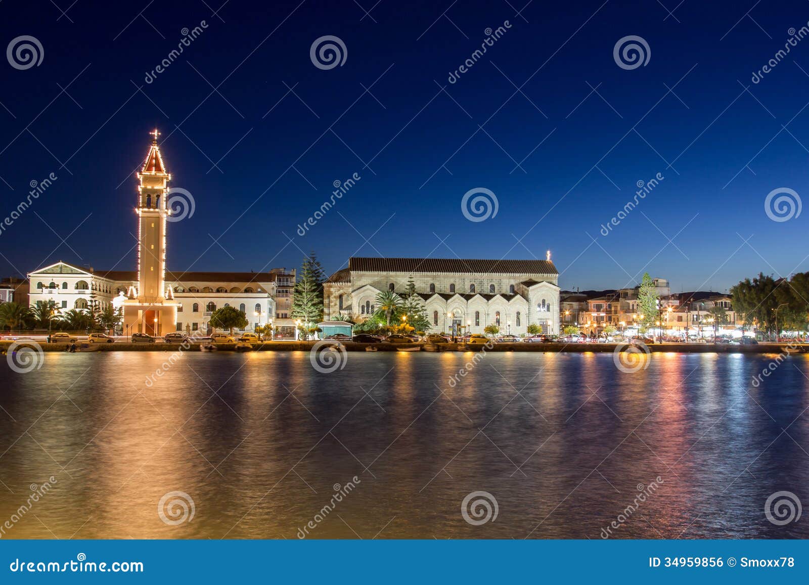 Grande Chiesa Di Un'isola Greca Fotografia Stock - Immagine di cielo ...