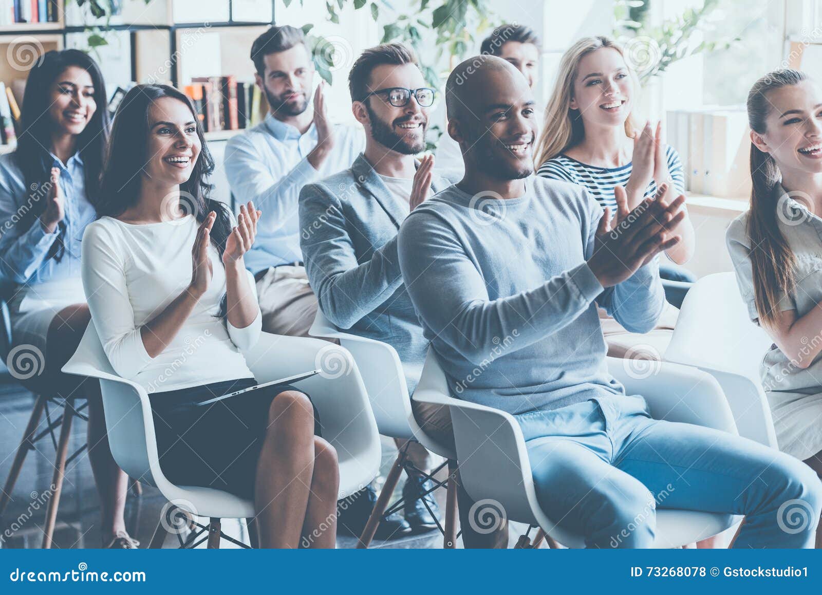 Grande conferenza! fotografia stock. Immagine di cooperazione - 73268078