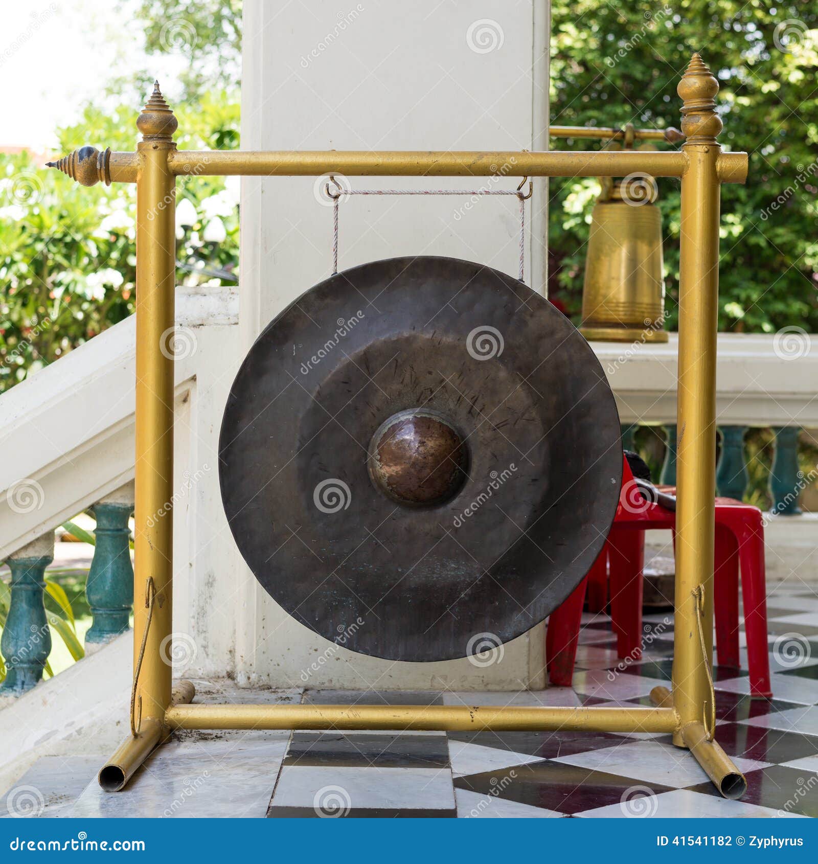 Grande Cor Do Preto Do Gongo Para Bater Foto de Stock - Imagem de bater ...