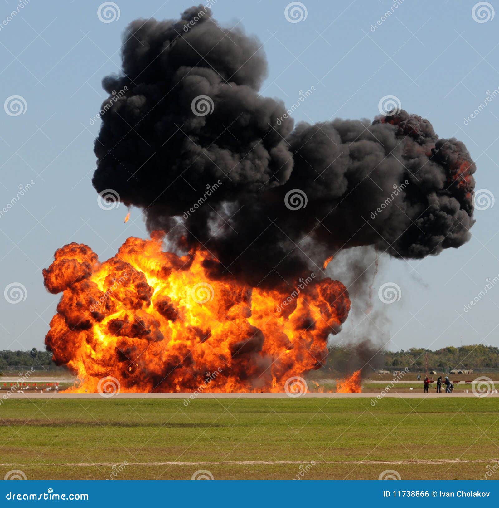 Grande explosão foto de stock. Imagem de incidente, incêndio - 11738866