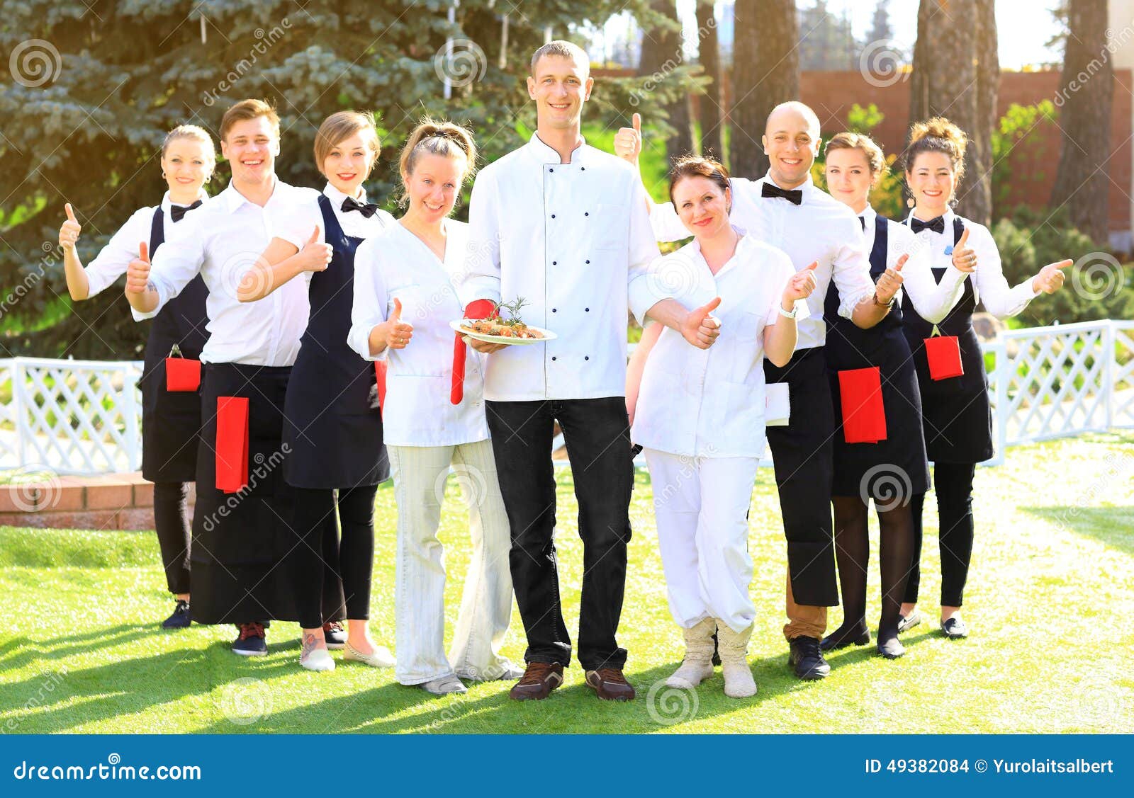 Grande gruppo di camerieri fotografia stock. Immagine di buongustaio ...