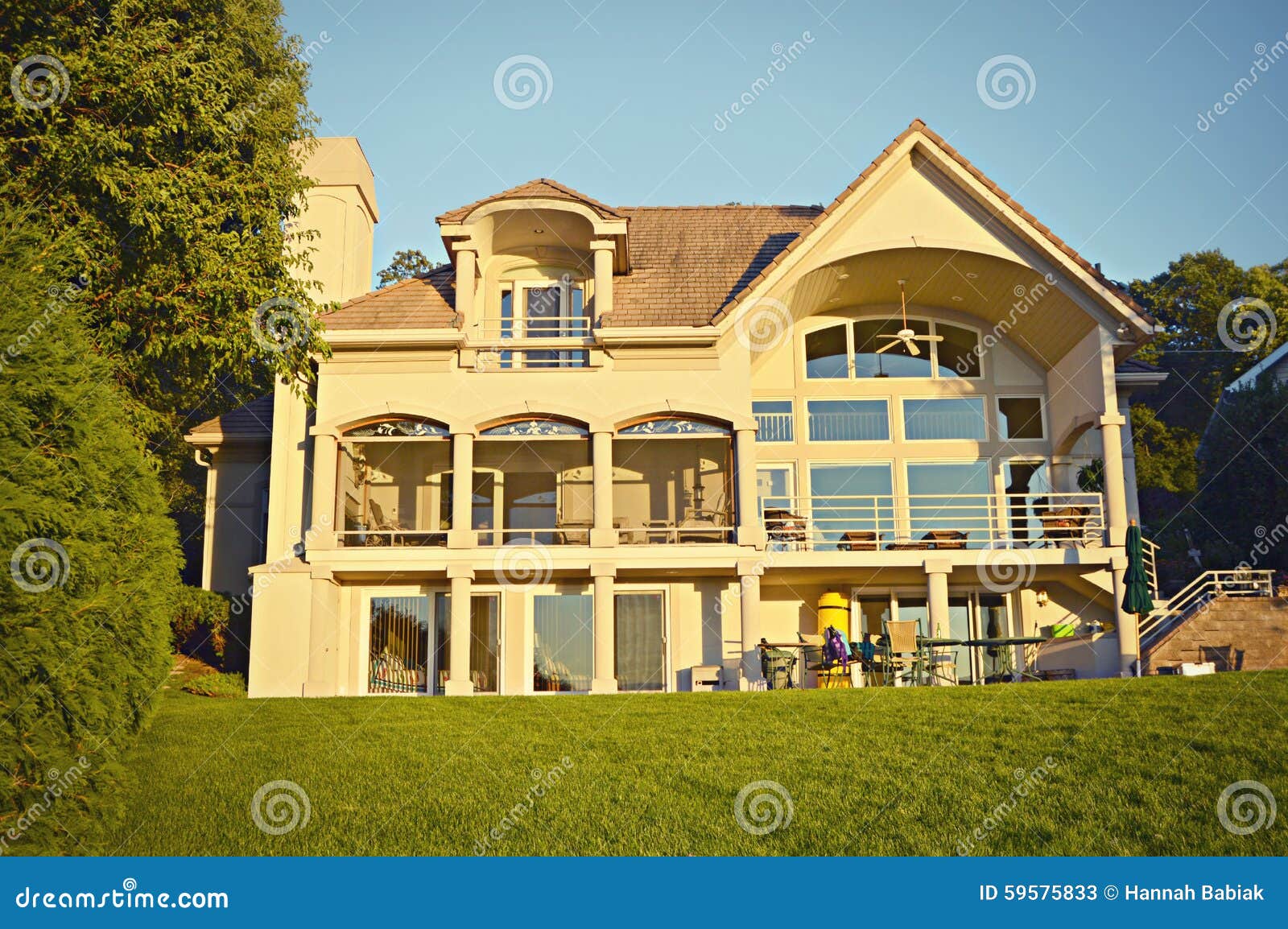 Grande HOME imagem de stock. Imagem de propriedade, lago - 59575833