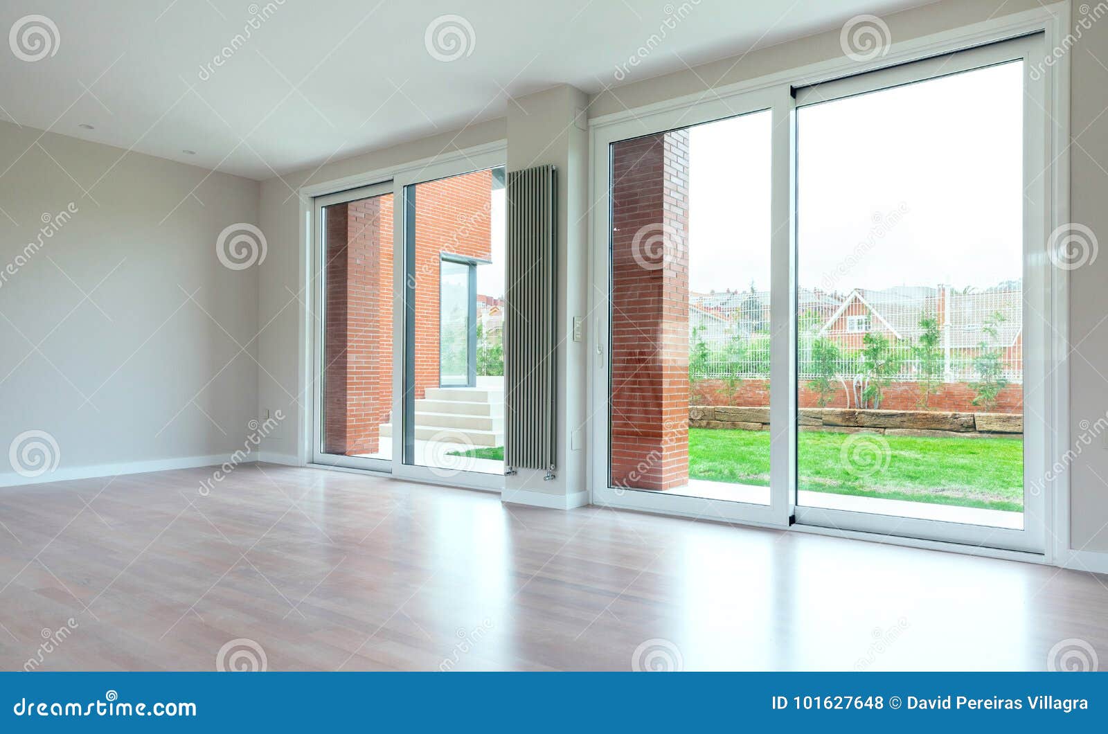 Grande Sala De Visitas Com Grandes Janelas Foto de Stock - Imagem de ...