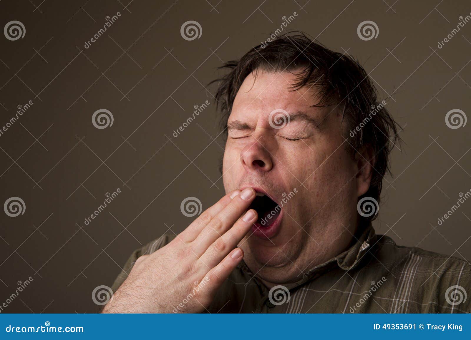 Grande sbadiglio immagine stock. Immagine di cura, riossidazione - 49353691