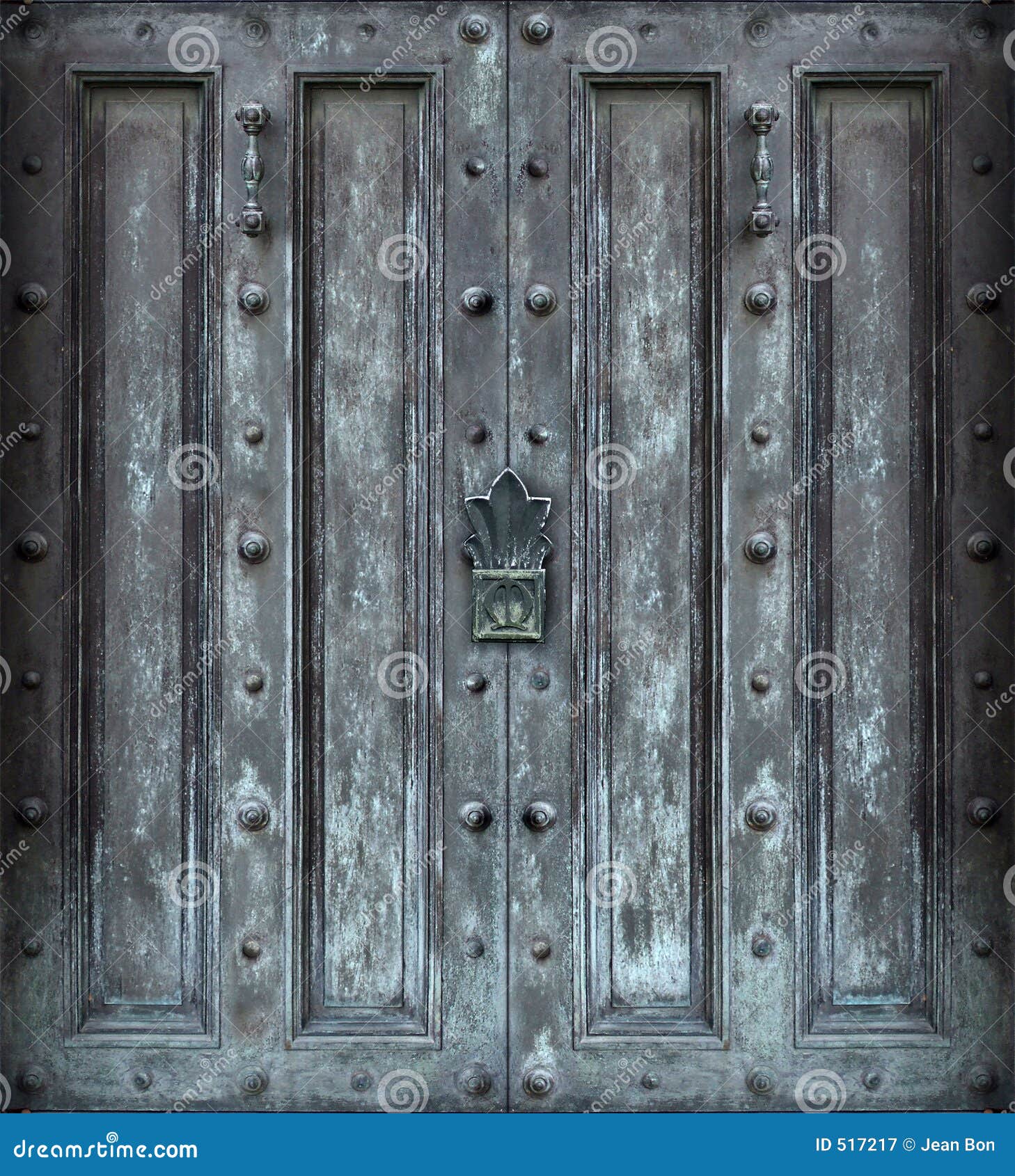 Grande Trappe Solide De Fer Image stock - Image du retrait, antique: 517217