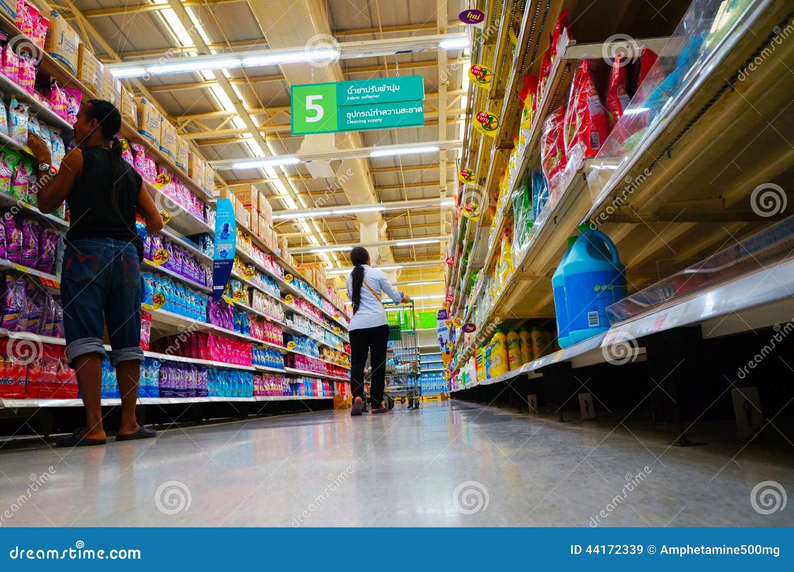 Grandes almacenes imagen de archivo editorial. Imagen de brillante ...