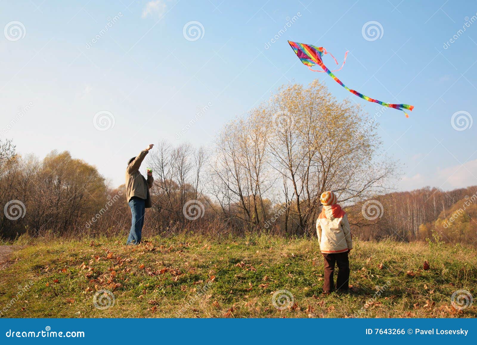 Grandfather and Grandson Start Kite Stock Photo - Image of leaf, aging ...