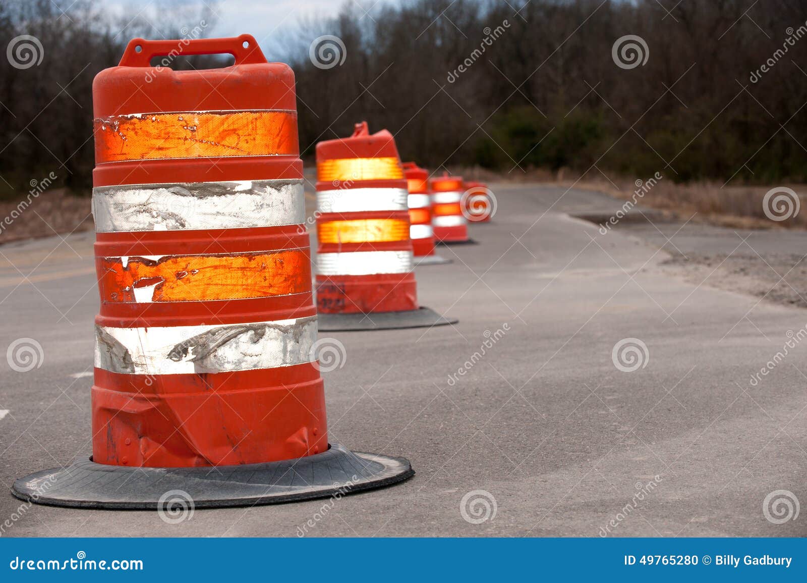 Grandi Coni Della Strada Principale Fotografia Stock - Immagine di ...