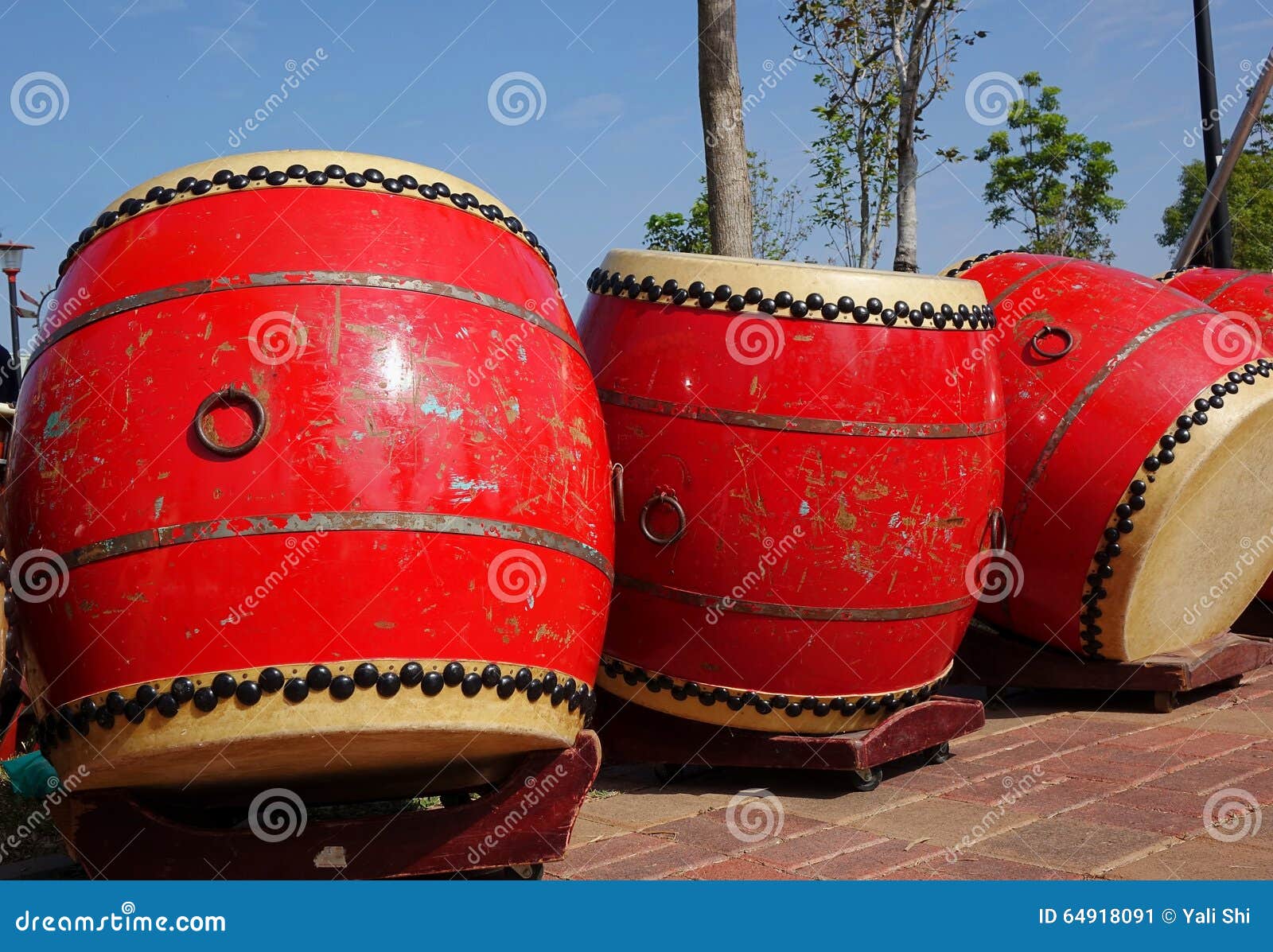 Grandi tamburi cinesi immagine stock. Immagine di musica - 64918091