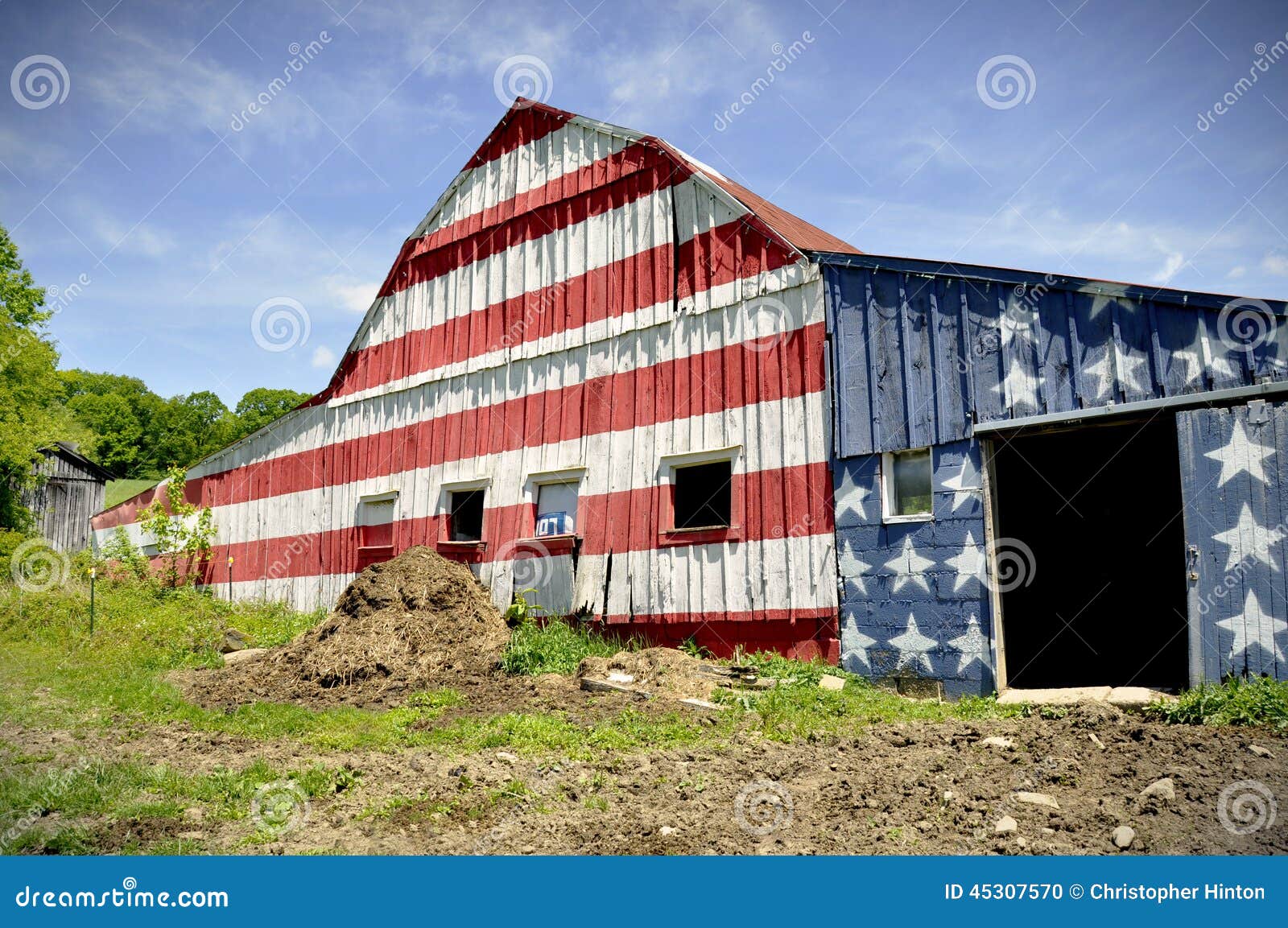 Grange américaine photo stock. Image of grange, pays - 45307570