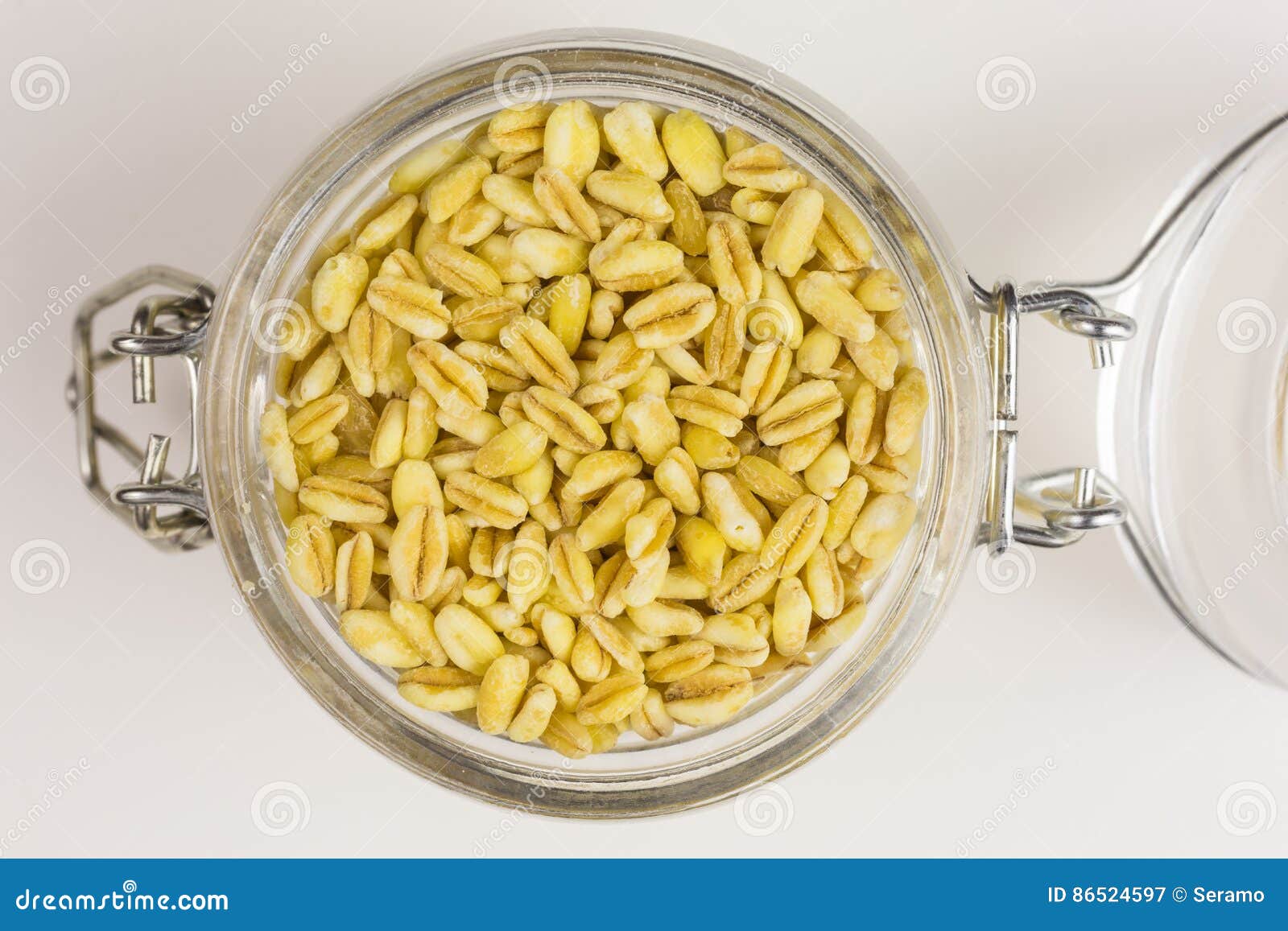 Grano Cocido a Medias Del Trigo Imagen de archivo - Imagen de parboso ...